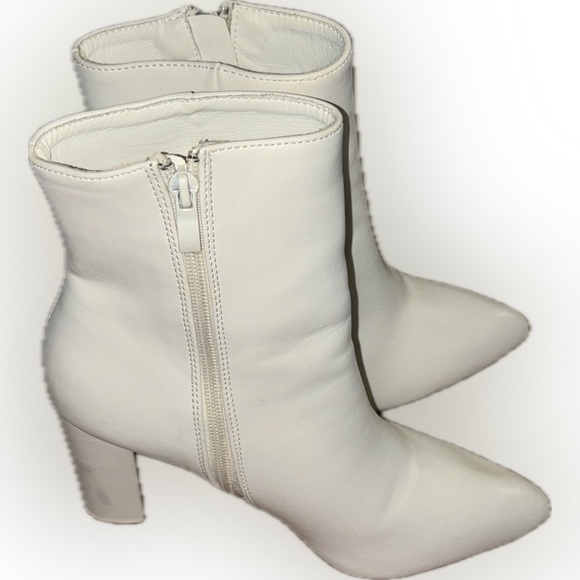 TOP Moda | Shoes | White Boots | Poshmark